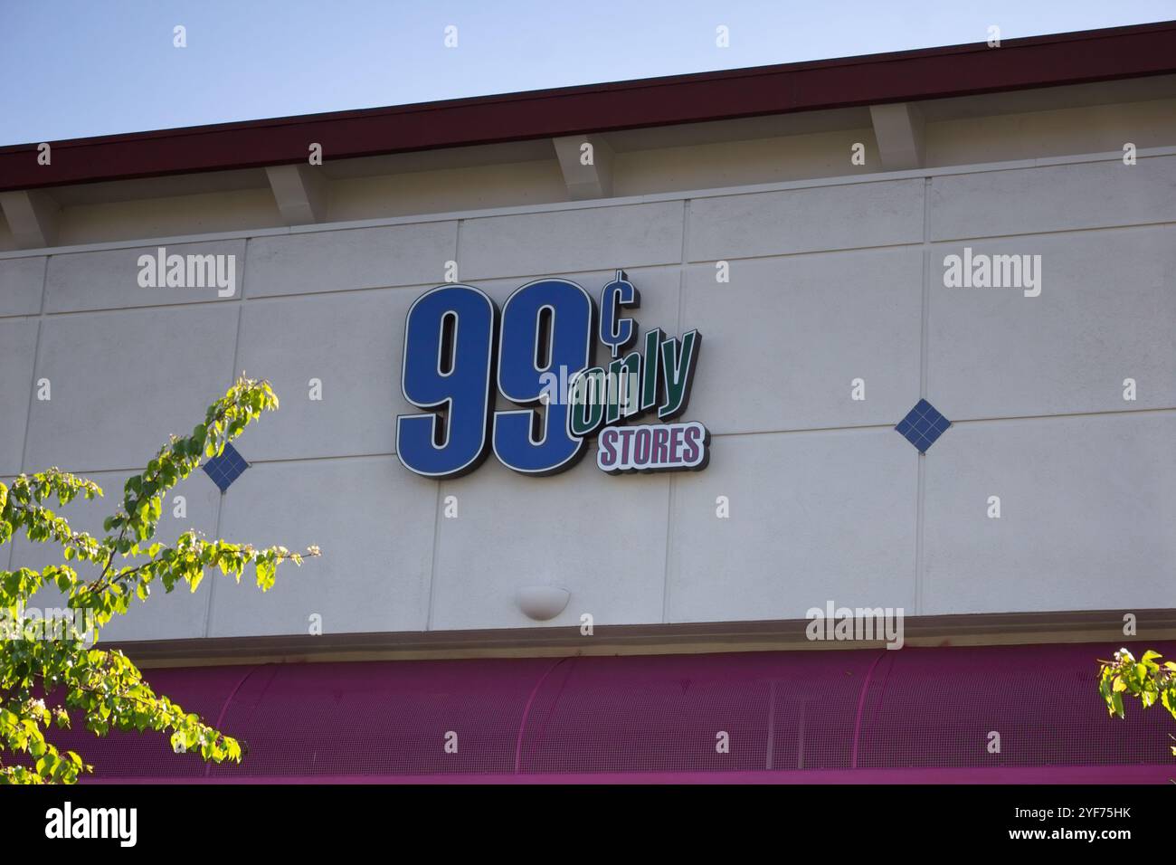 99 cent only hi-res stock photography and images - Alamy