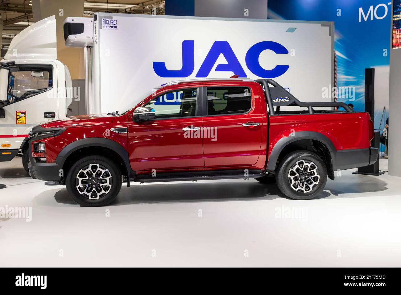 Double cabine hi-res stock photography and images - Alamy