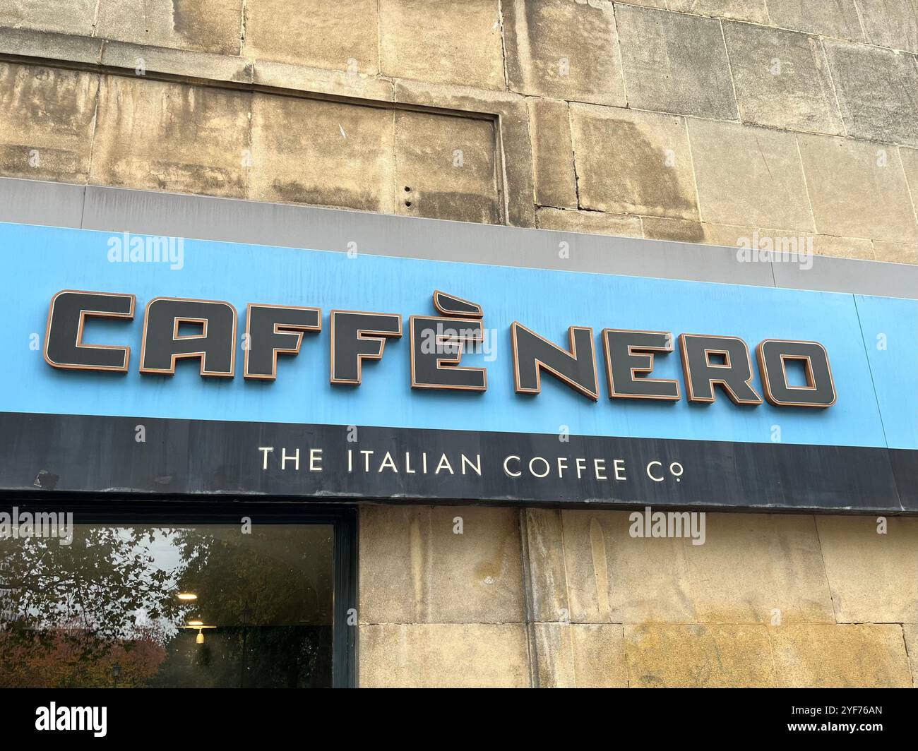 Caffe nero bristol union street hi-res stock photography and images - Alamy