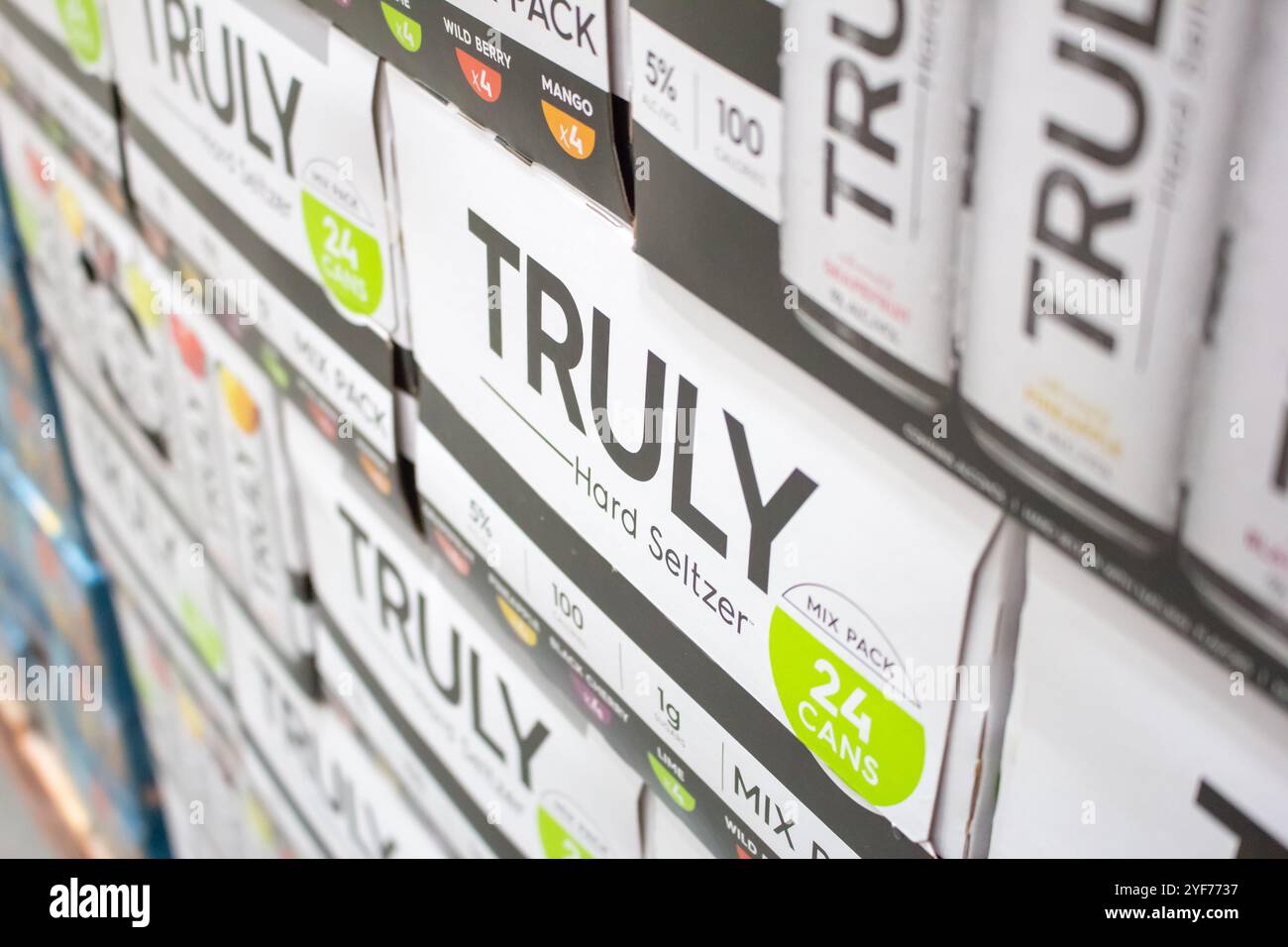 Retail grocery store sparkling ice hi-res stock photography and images ...