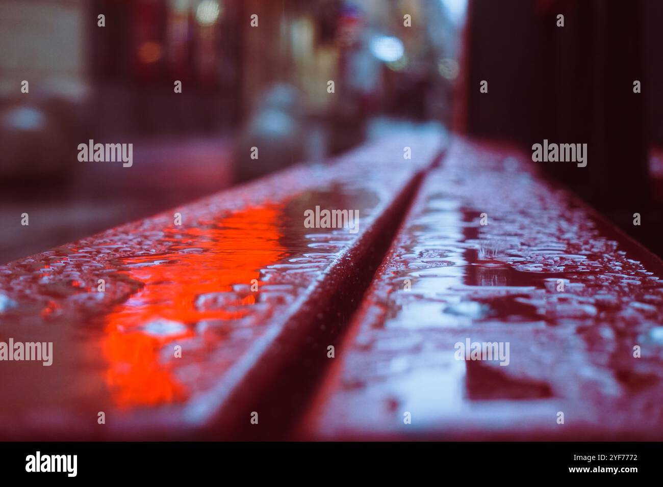 Wet bench hi-res stock photography and images - Alamy