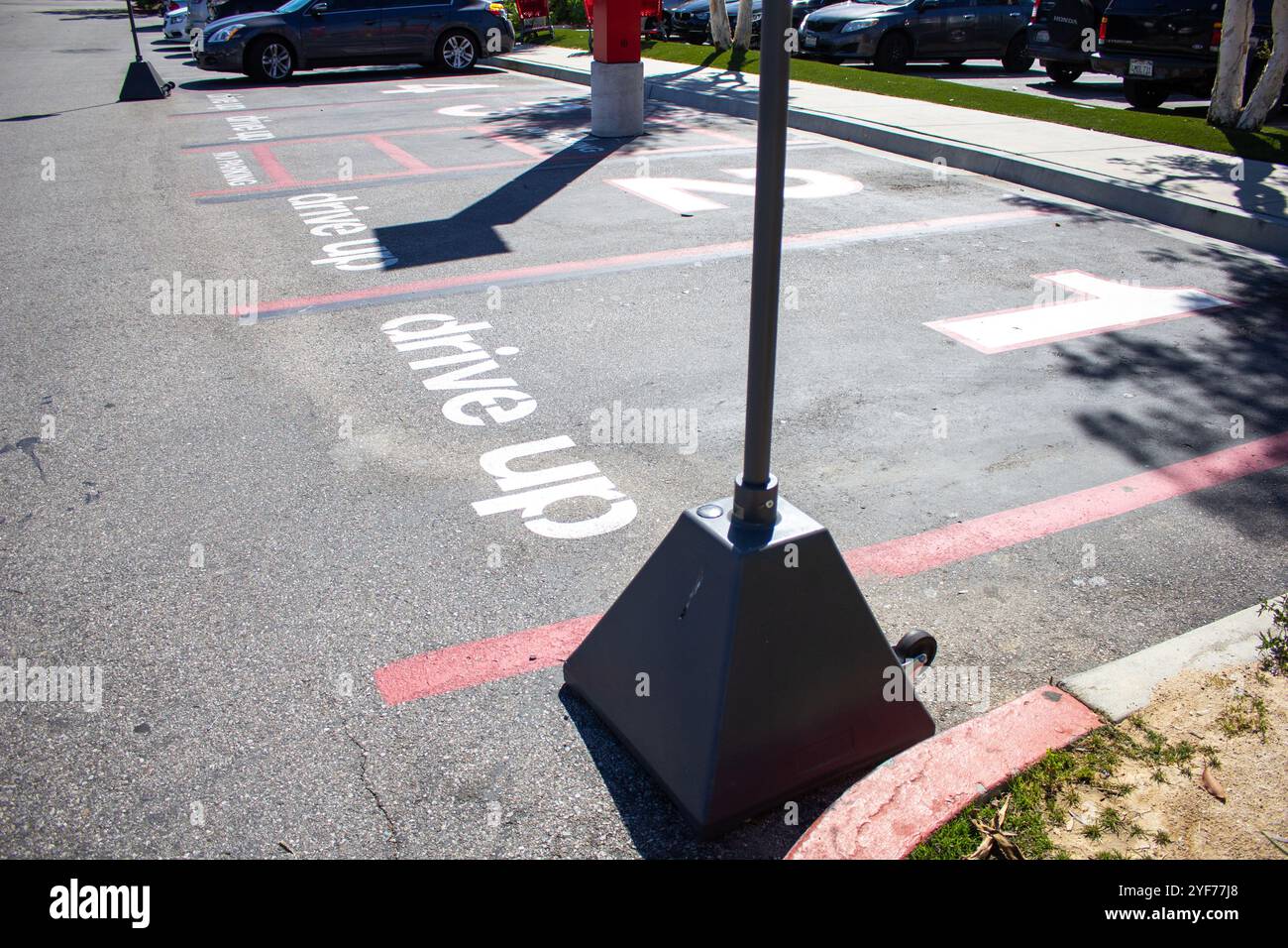 Picking marker up hi-res stock photography and images - Alamy