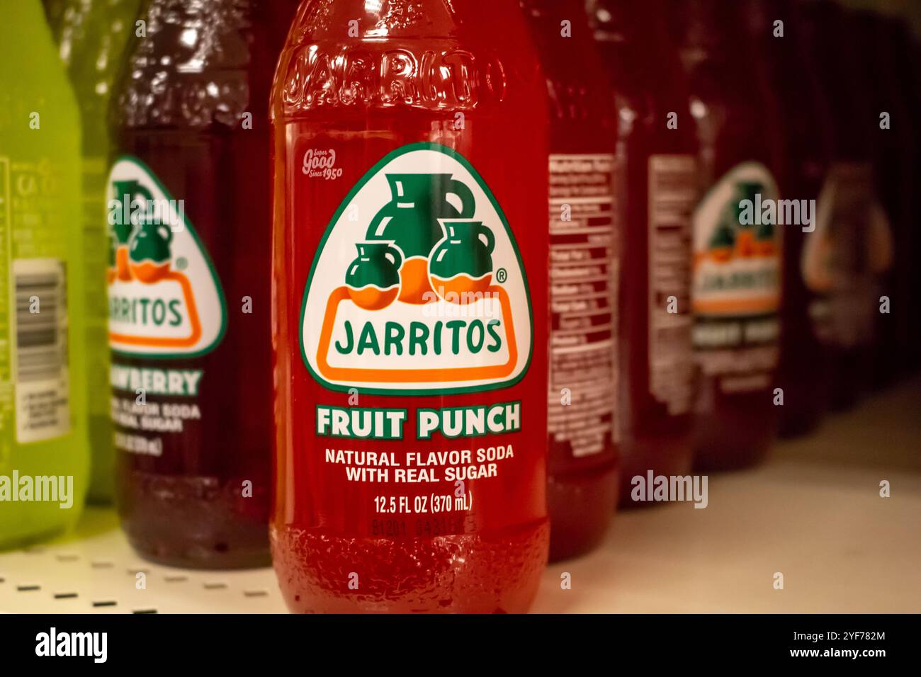 Jarritos bottles hi-res stock photography and images - Alamy