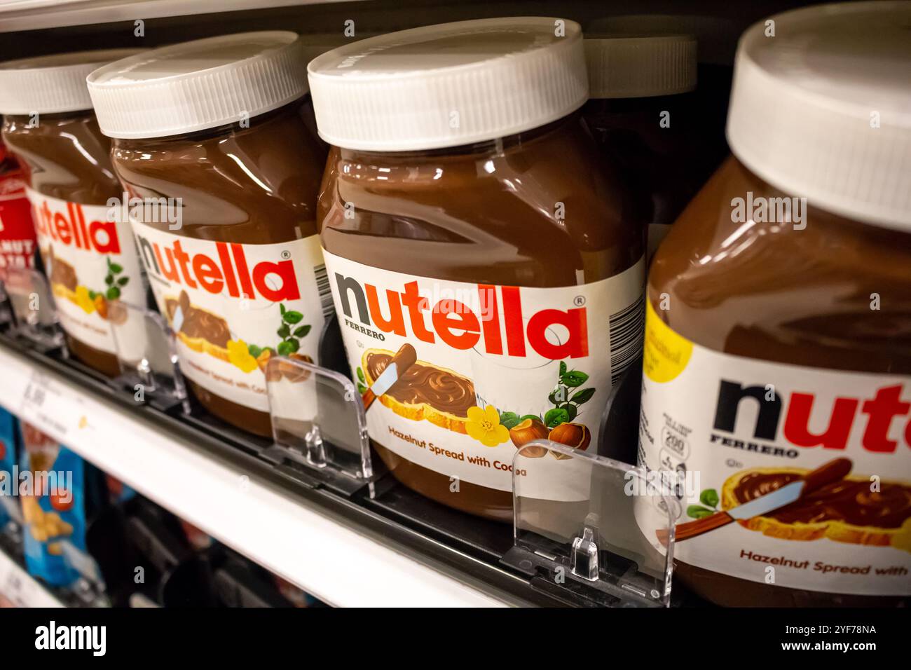 Nutella containers hi-res stock photography and images - Alamy
