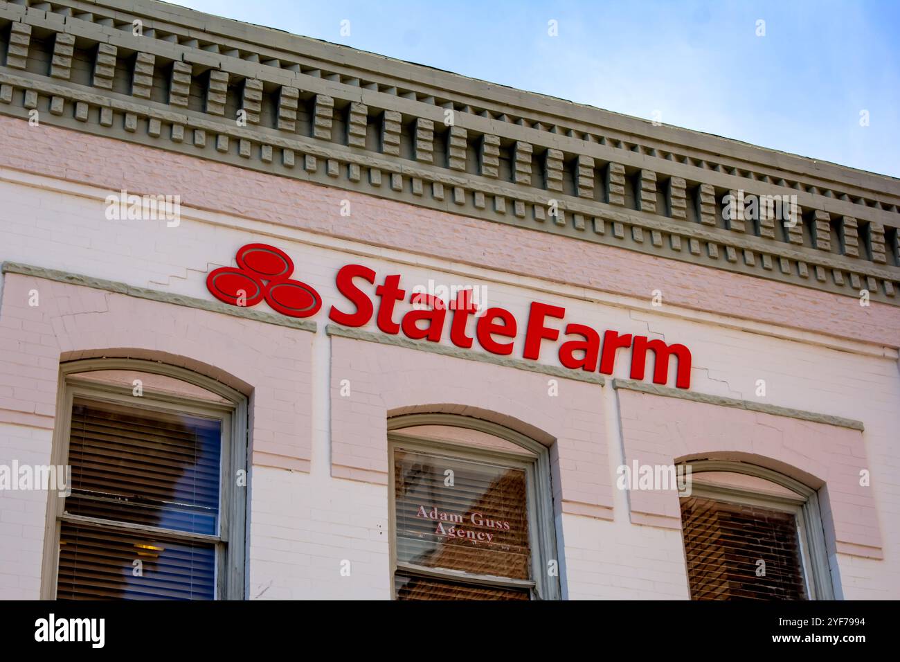 Store branch shop front name exterior hi-res stock photography and ...