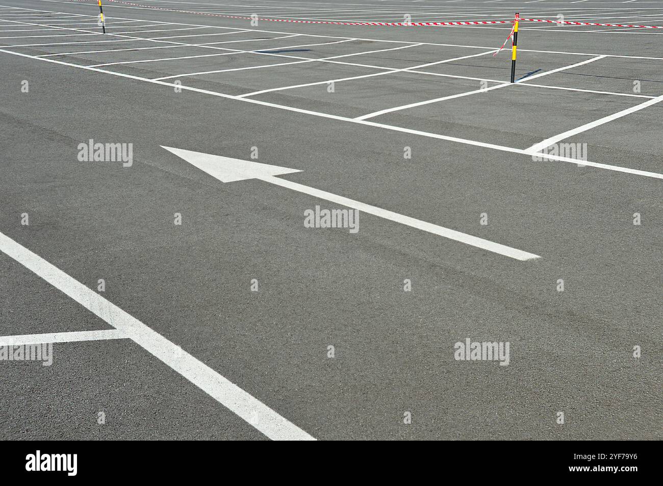 Perpendicular parking hi-res stock photography and images - Alamy