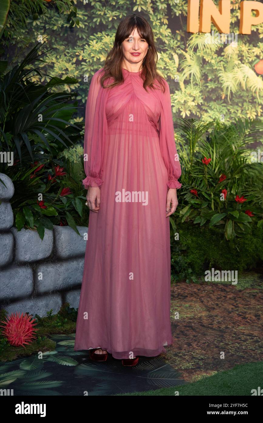 Emily mortimer paddington in peru hi-res stock photography and images ...