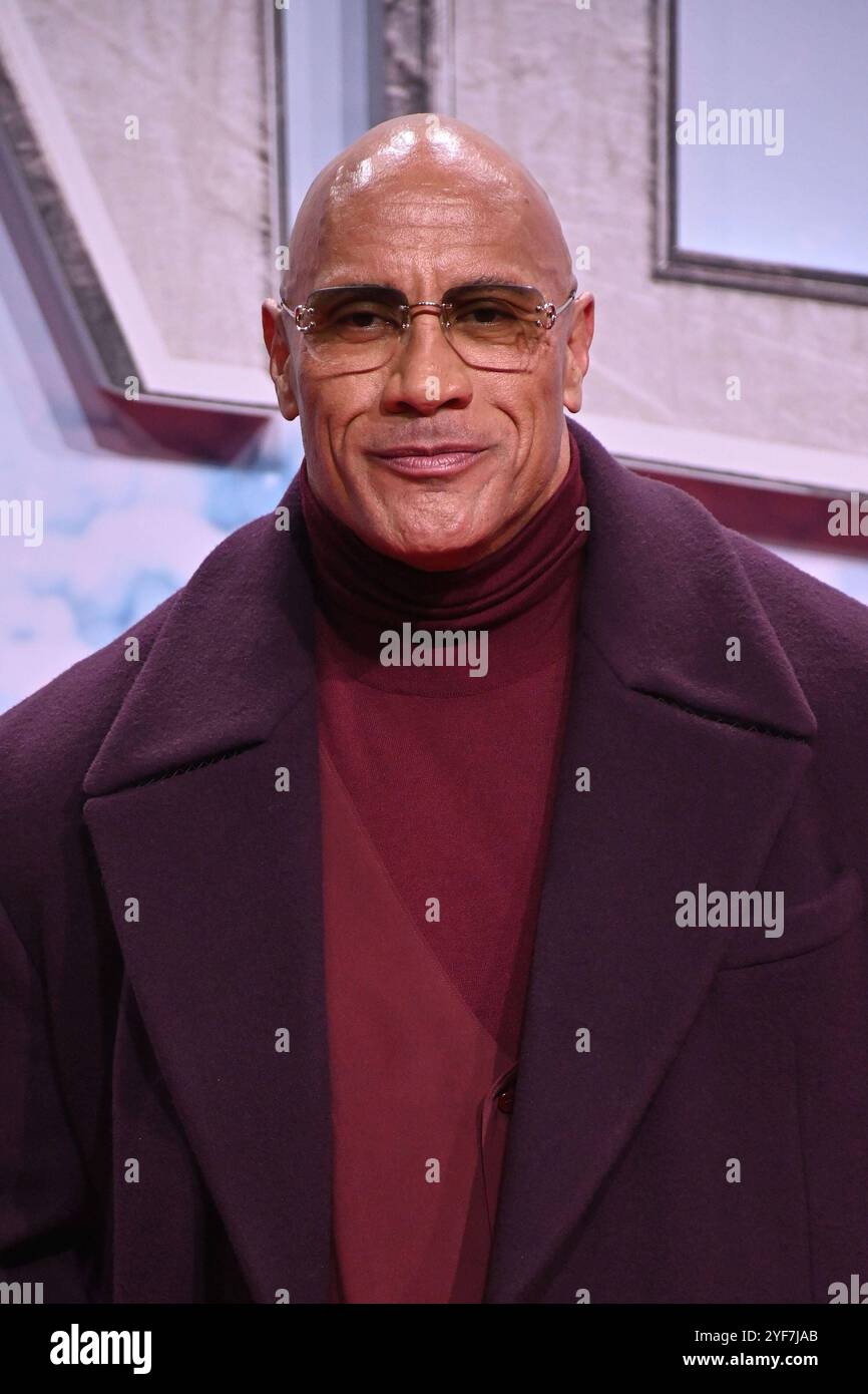 Dwayne Johnson bei der Red One - Alarmstufe Weihnachten Film Premiere ...