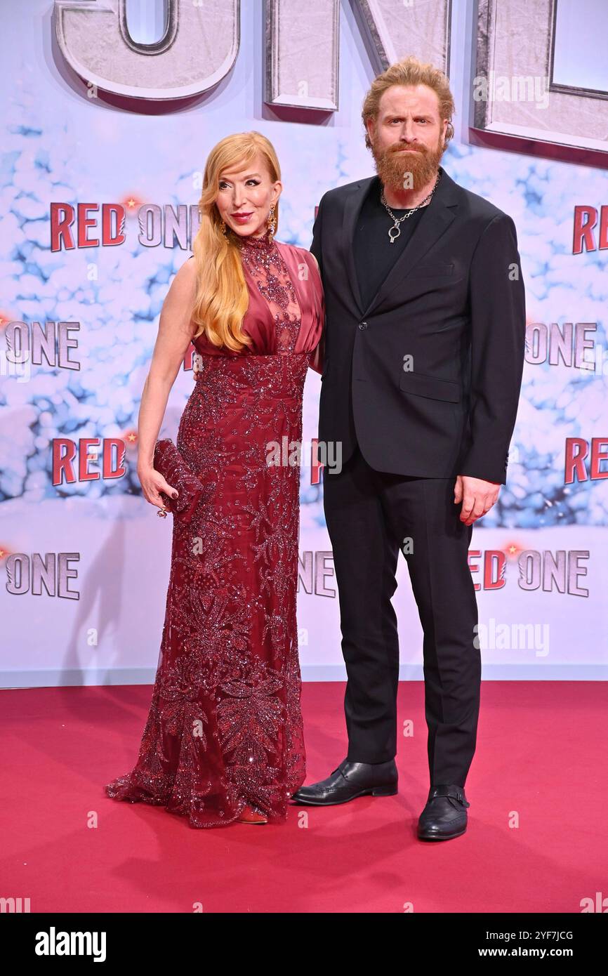Kristofer Hivju und seine Ehefrau Gry Molvaer bei der „Red One ...