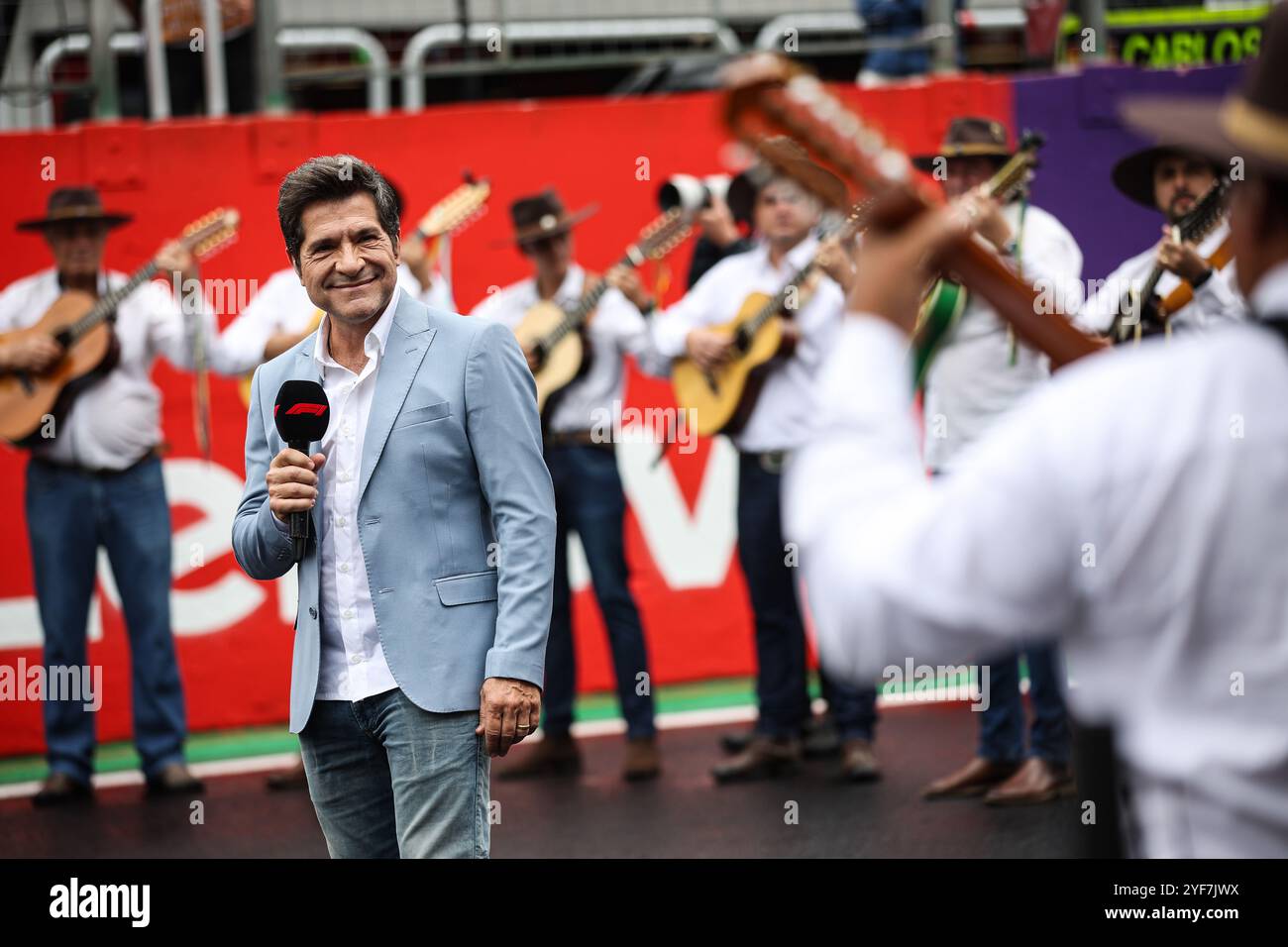 Daniel singer national athem Brasil starting grid during the Formula 1 ...