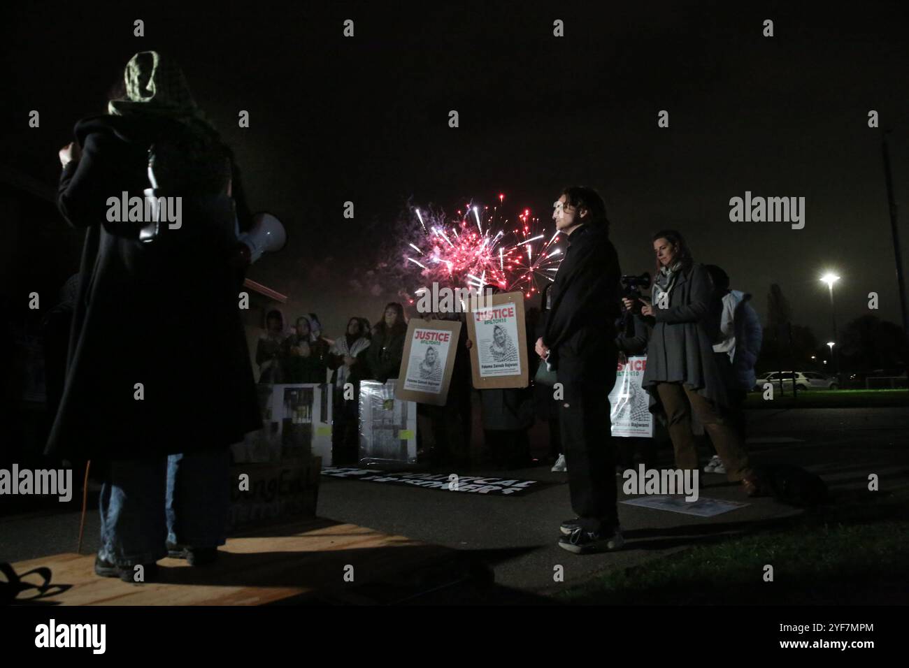 Reigate, England, UK. 2nd Nov, 2024. Fireworks explode in the ...