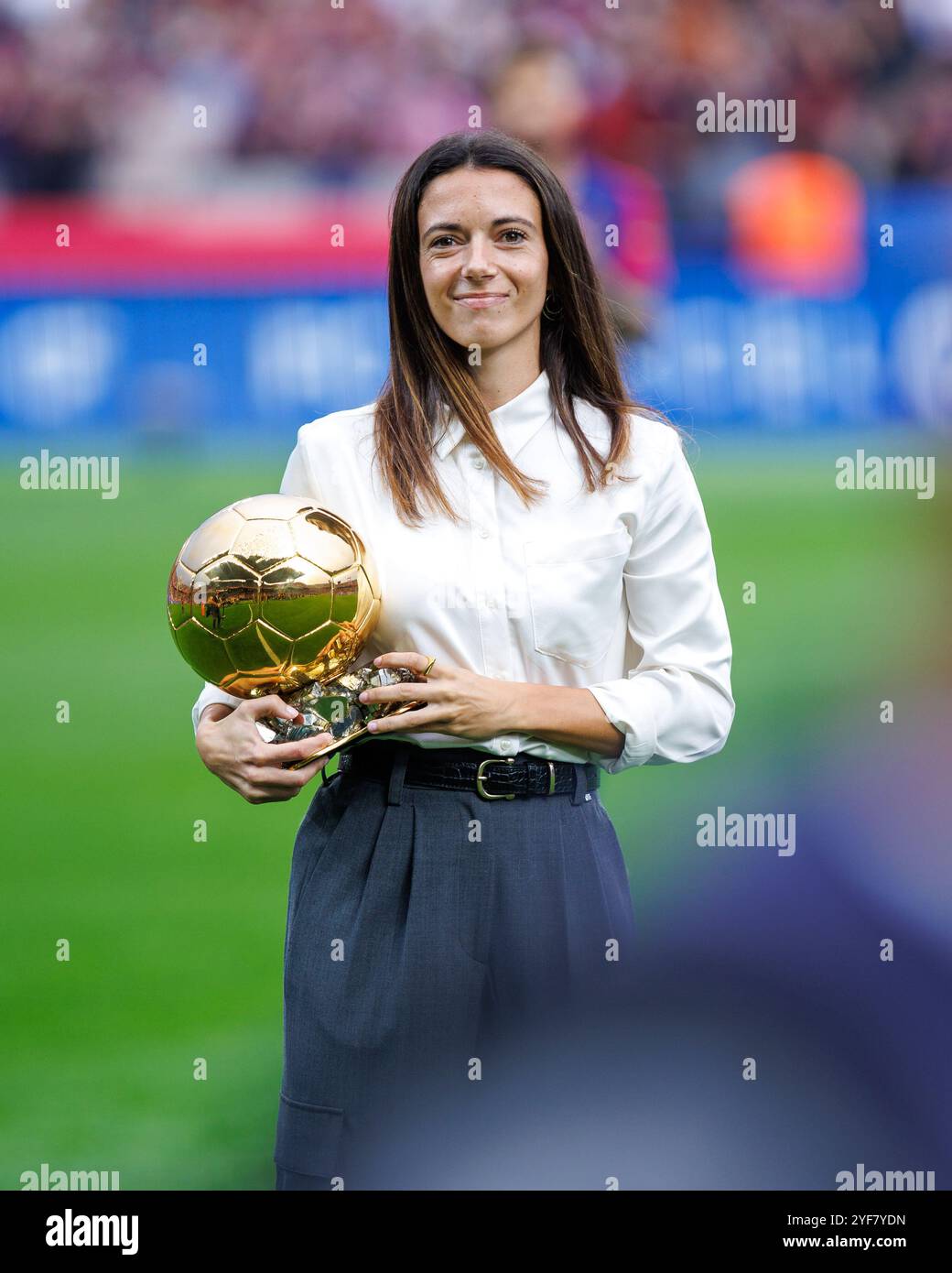 Barcelona, Spain. 3rd Nov, 2024. Aitana Bonmati poses with the Ballon d ...