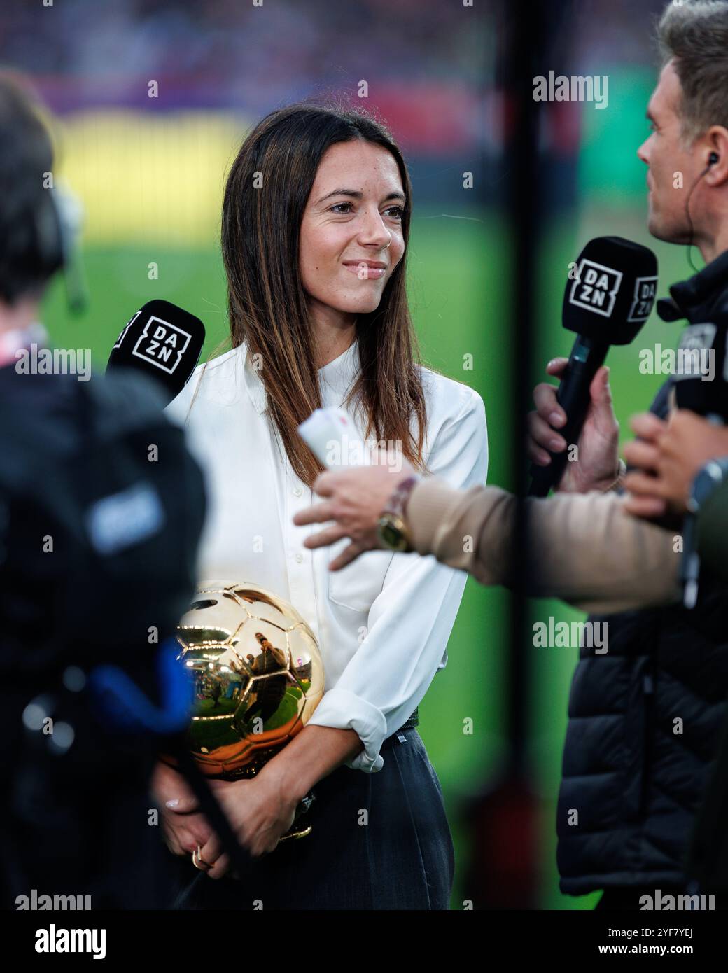 Barcelona, Spain. 3rd Nov, 2024. Aitana Bonmati poses with the Ballon d ...