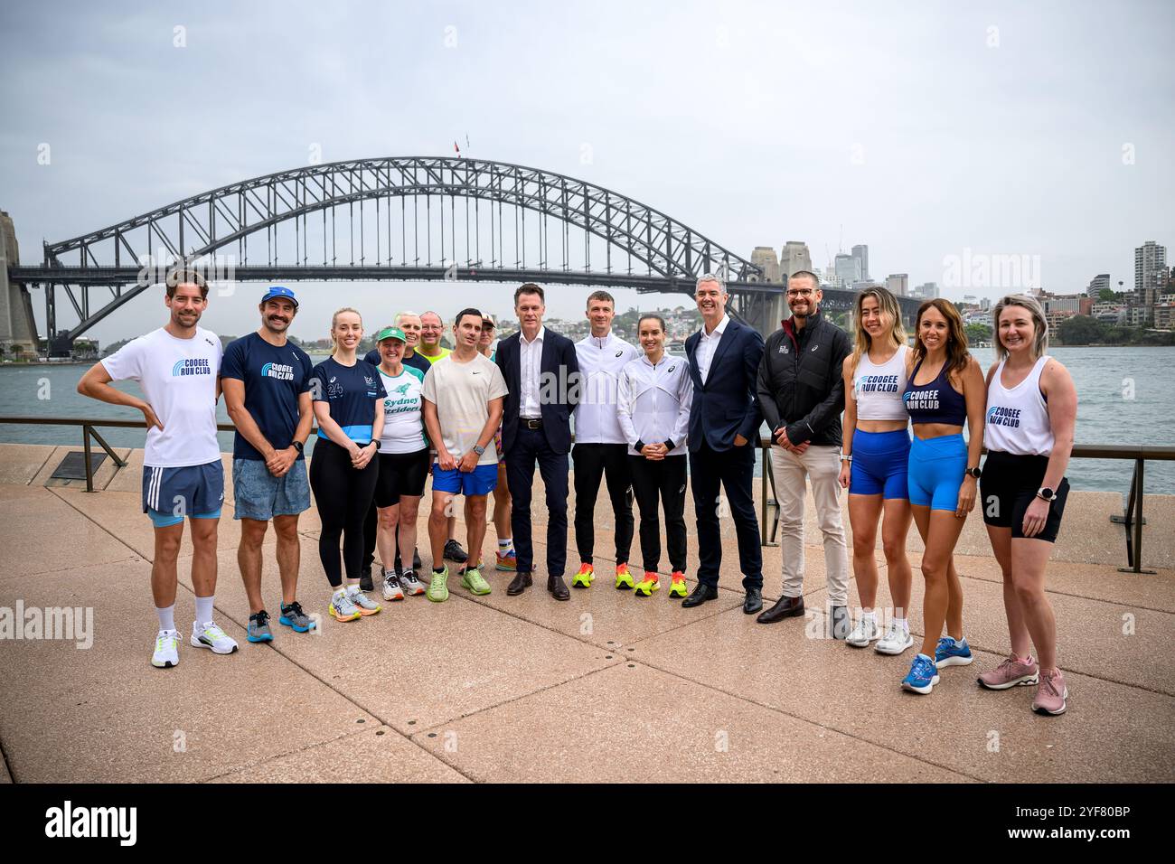 Sydney, Australia. 04th Nov, 2024. NSW Premier Chris Minns (centre) and ...