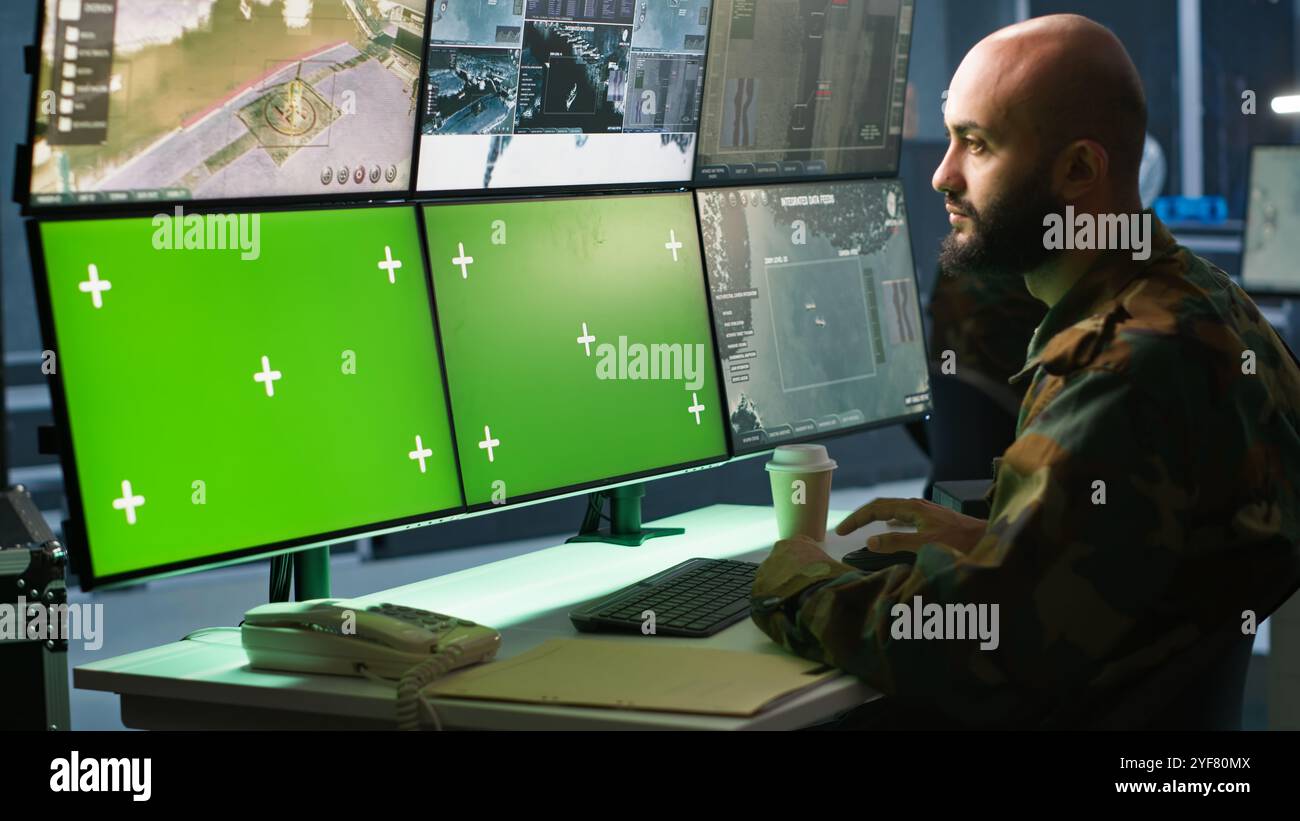 Target tracking device hi-res stock photography and images - Alamy