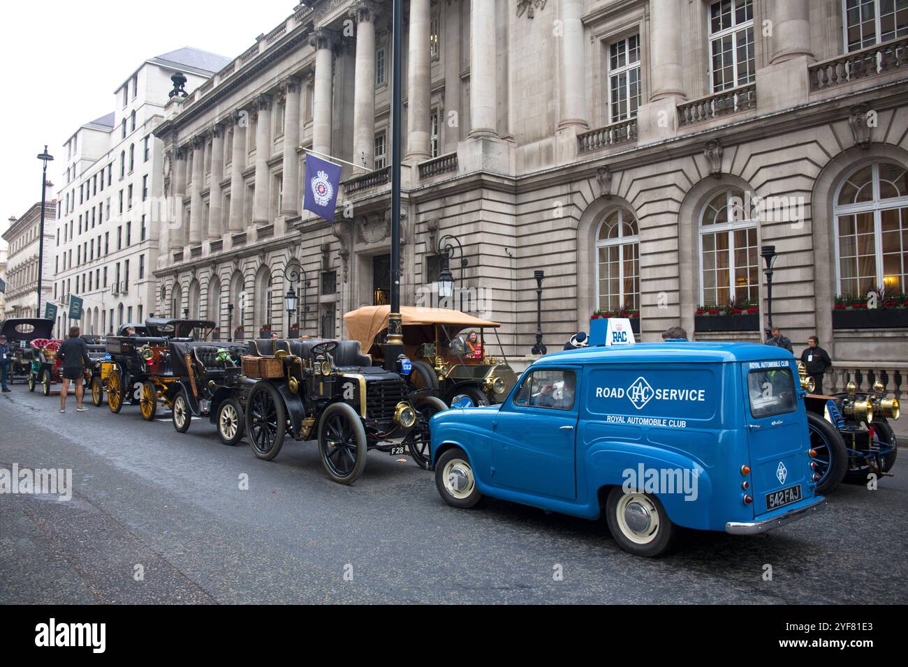 RAC Austin Van Concours RAC.Headquarters and Veteran RAC Van St James's ...