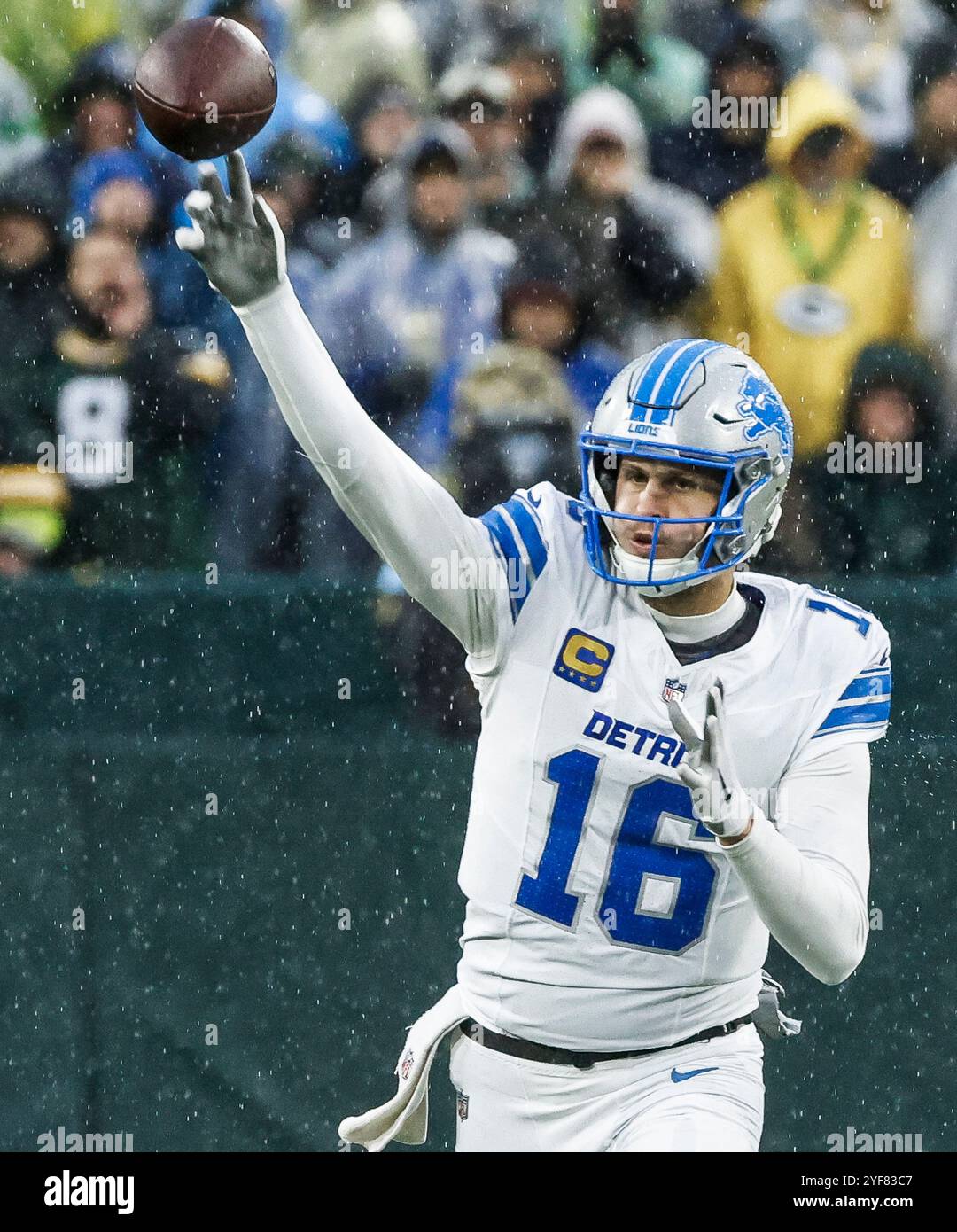 Green Bay, United States. 03rd Nov, 2024. Detroit Lions quarterback ...