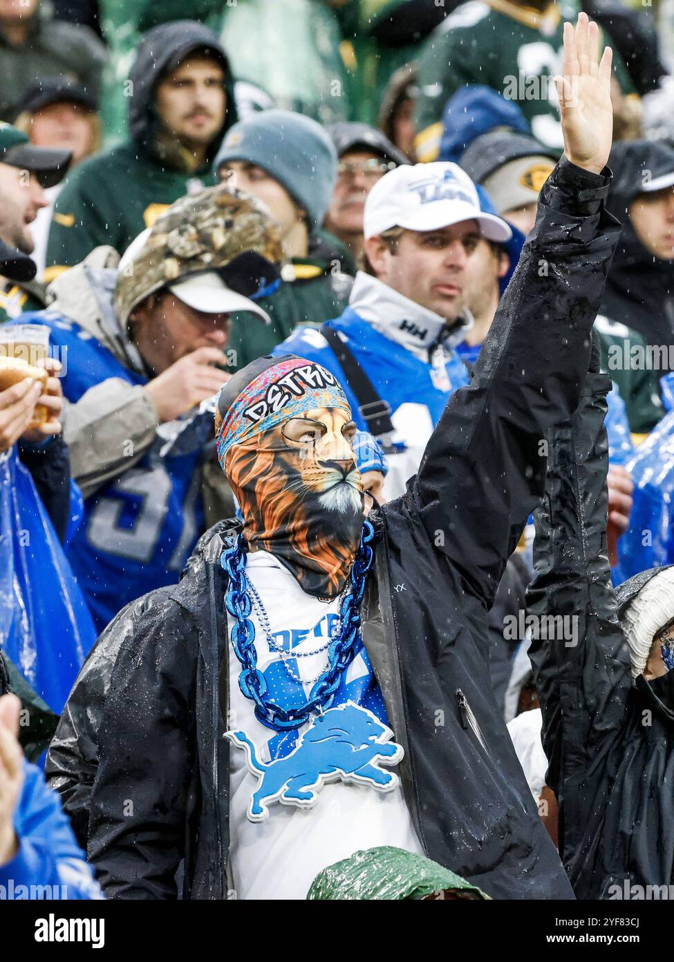 A detroit lions fan cheers hi-res stock photography and images - Alamy