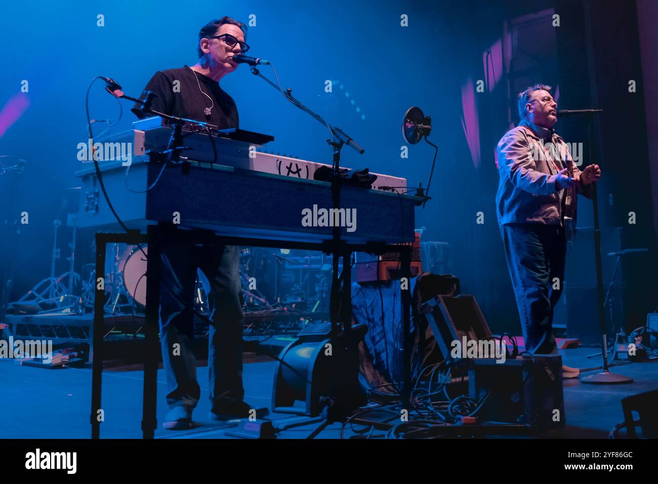 John flansburgh and john linnell hi-res stock photography and images ...