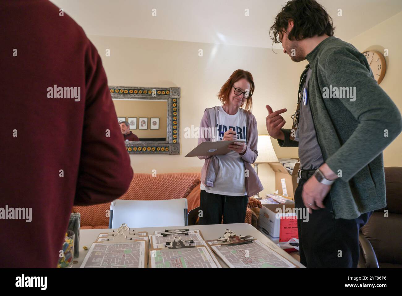 Mesa, USA. 03rd Nov, 2024. Jessica Gronberg gives instructions to a ...