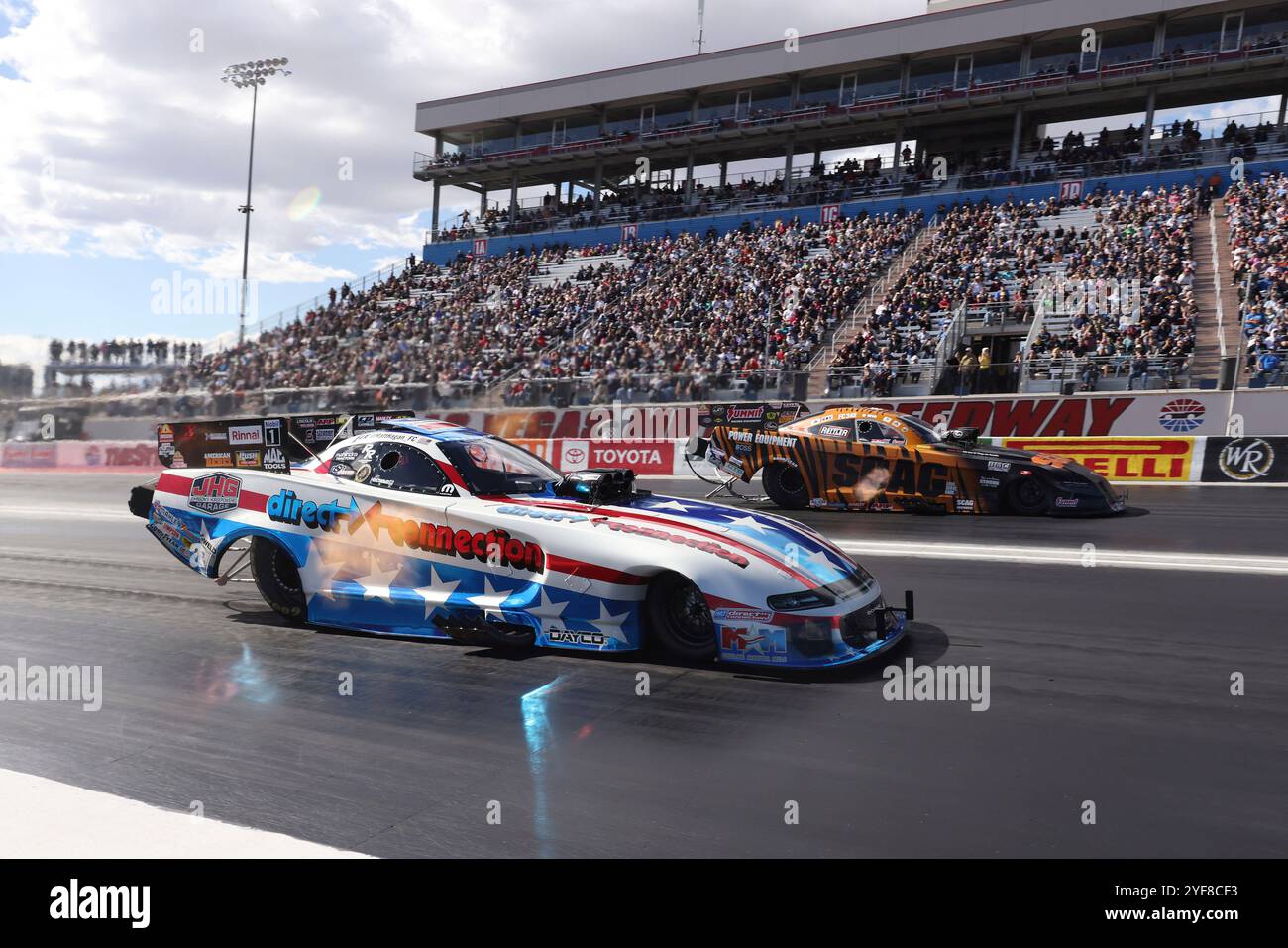 LAS VEGAS, NV - NOVEMBER 03: Matt Hagan (14 FC) NHRA Funny Car races ...