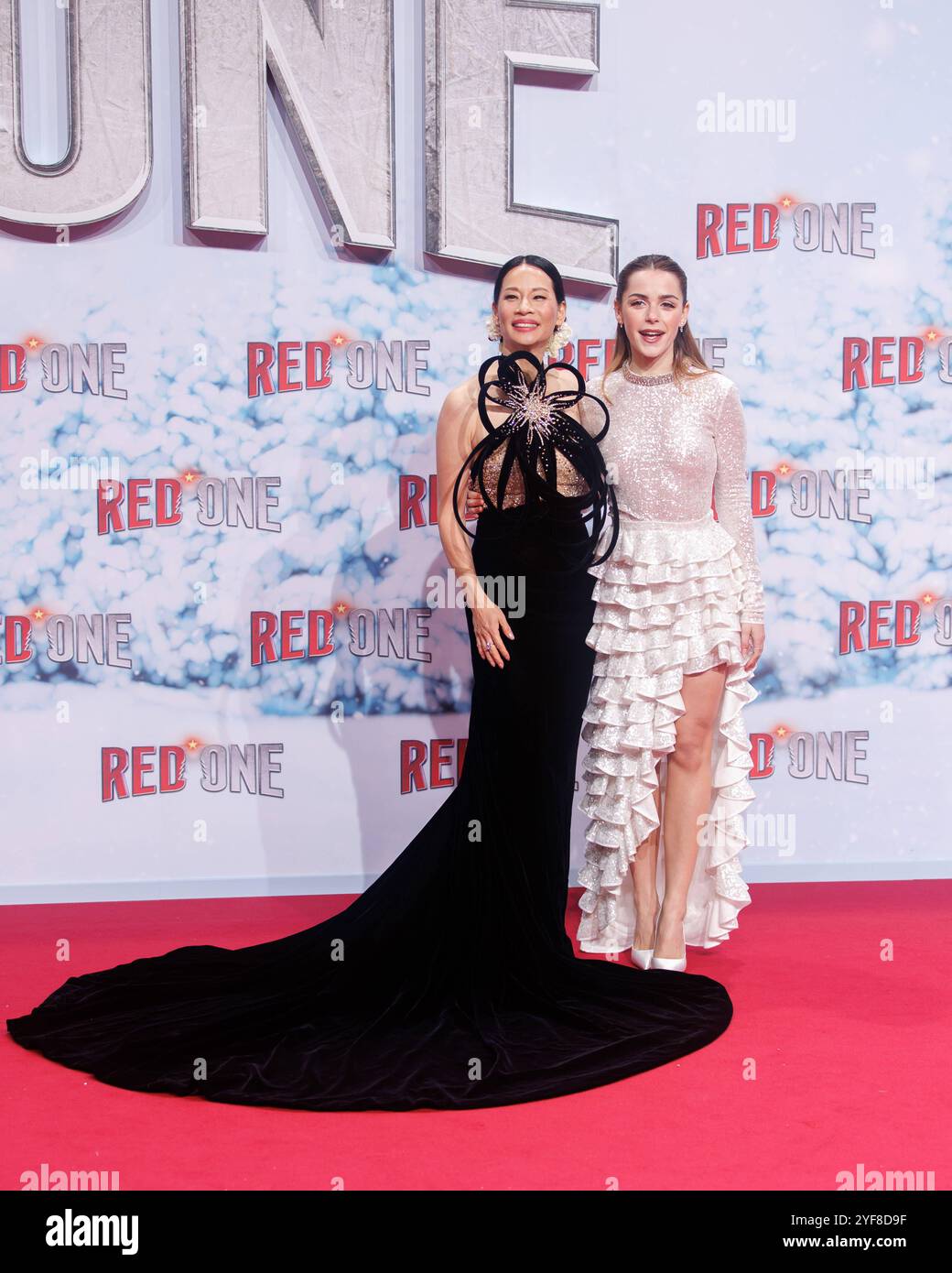 Weltpremiere - Red One Lucy Liu und Kiernan Shipka bei der Weltpremiere ...