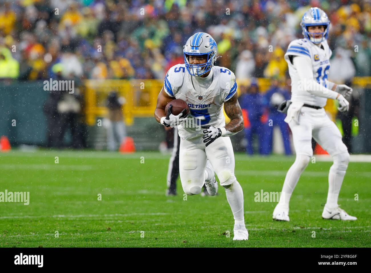 Green Bay, Wisconsin, USA. 3rd Nov, 2024. Detroit Lions running back ...