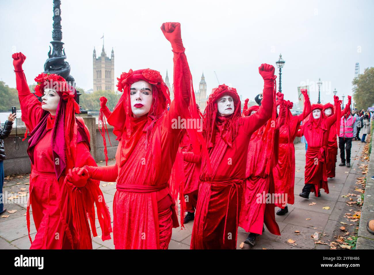 Thames water sewage protest hi-res stock photography and images - Alamy