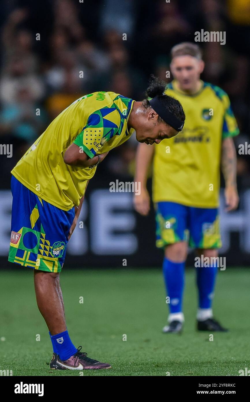 Ronaldinho of Ronaldinho's XI bows to the fans as he is subbed off ...