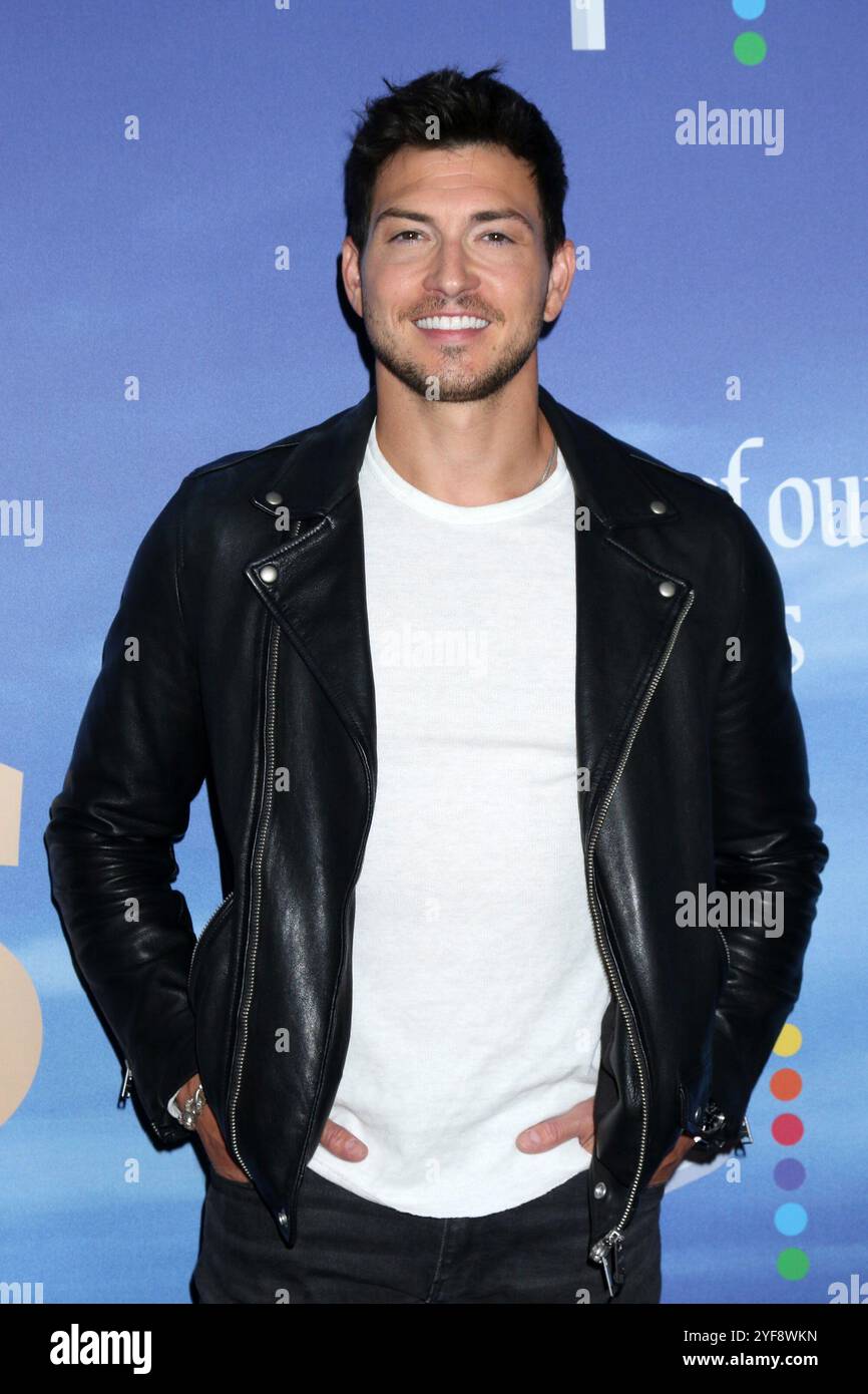 Days of our lives robert scott wilson hi-res stock photography and ...