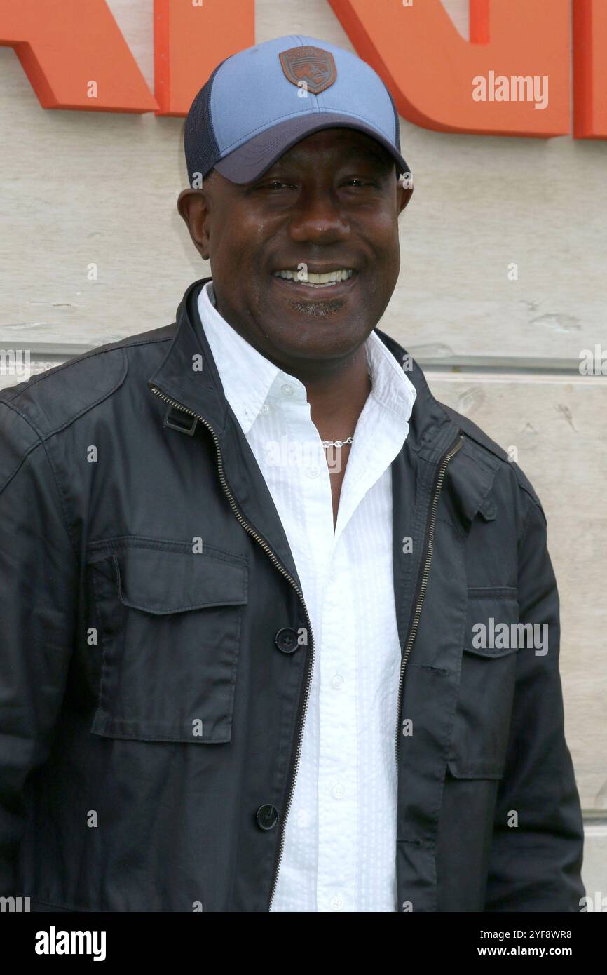 Roger mitchell hi-res stock photography and images - Alamy