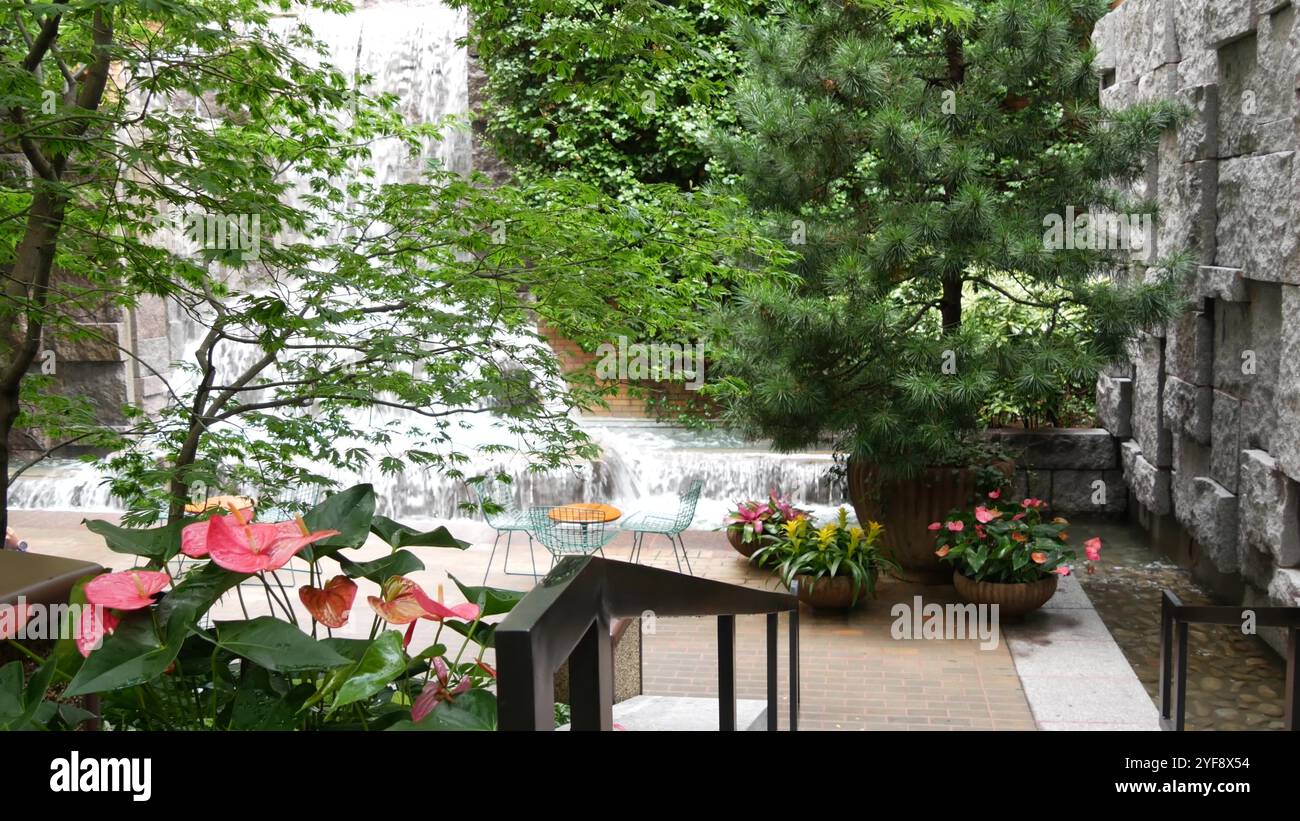 New York City life, urban public park, Greenacre park waterfall ...