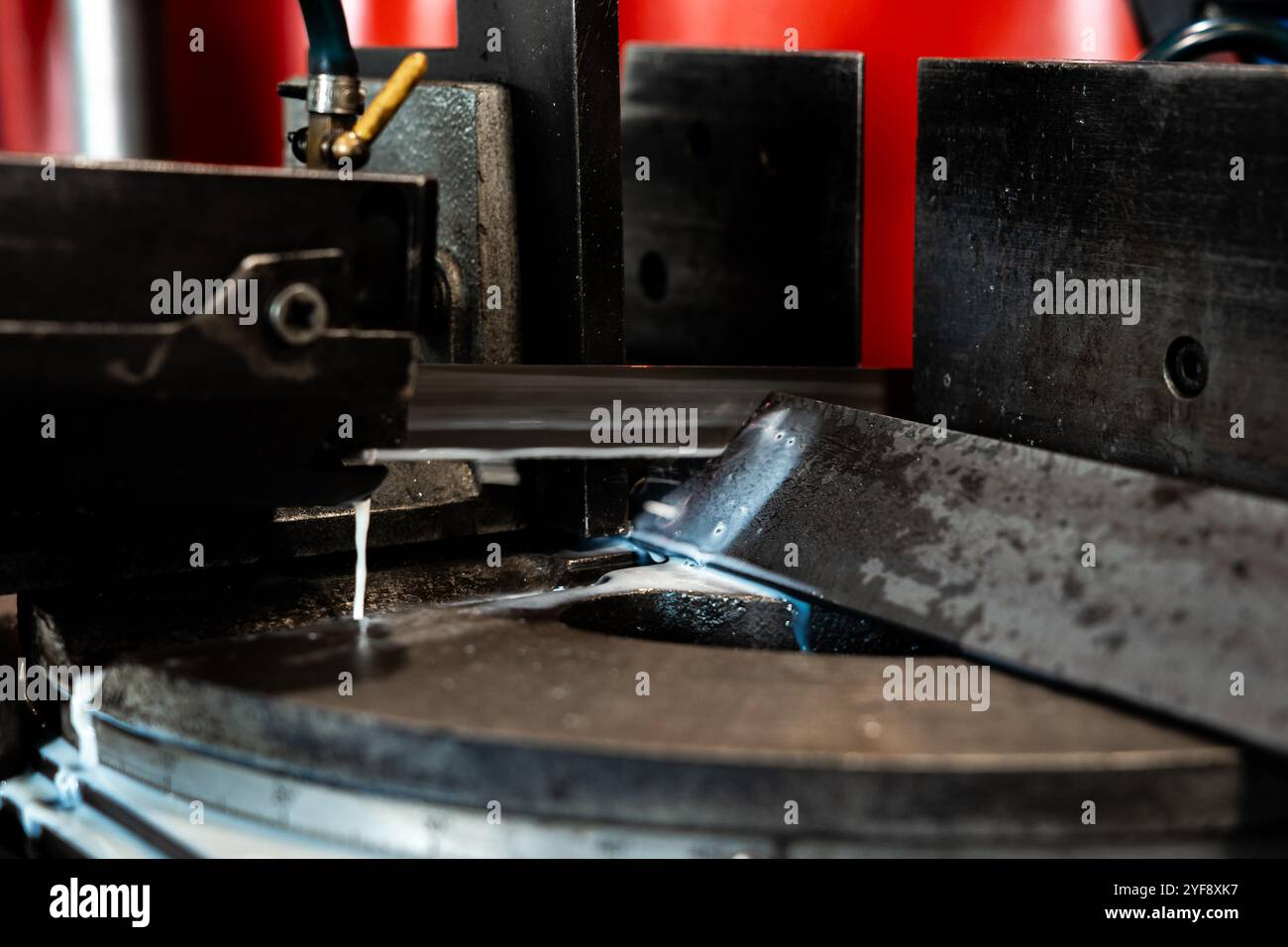 band saw cutting tool steel bar by automatic feed, high performance ...