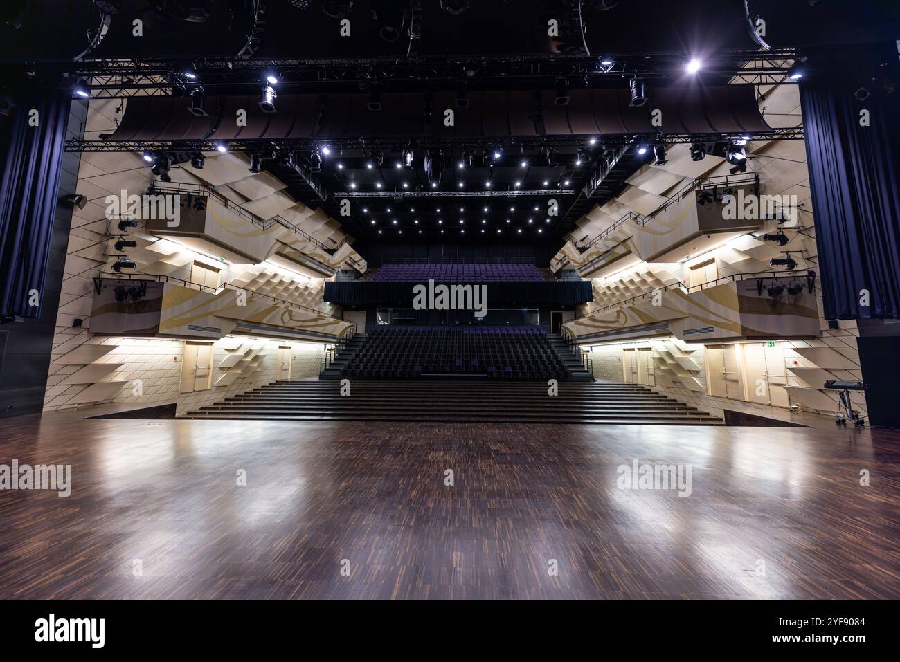 Modern Theater Seating Perspective: Tiered Seats, Advanced Stage ...