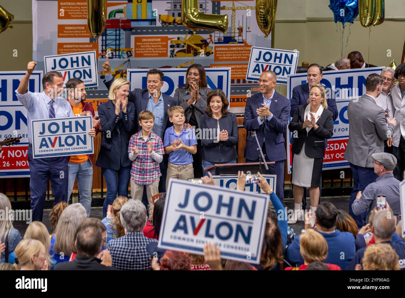 House Minority Leader Hakeem Jeffries (D-NY), Governor of New York ...