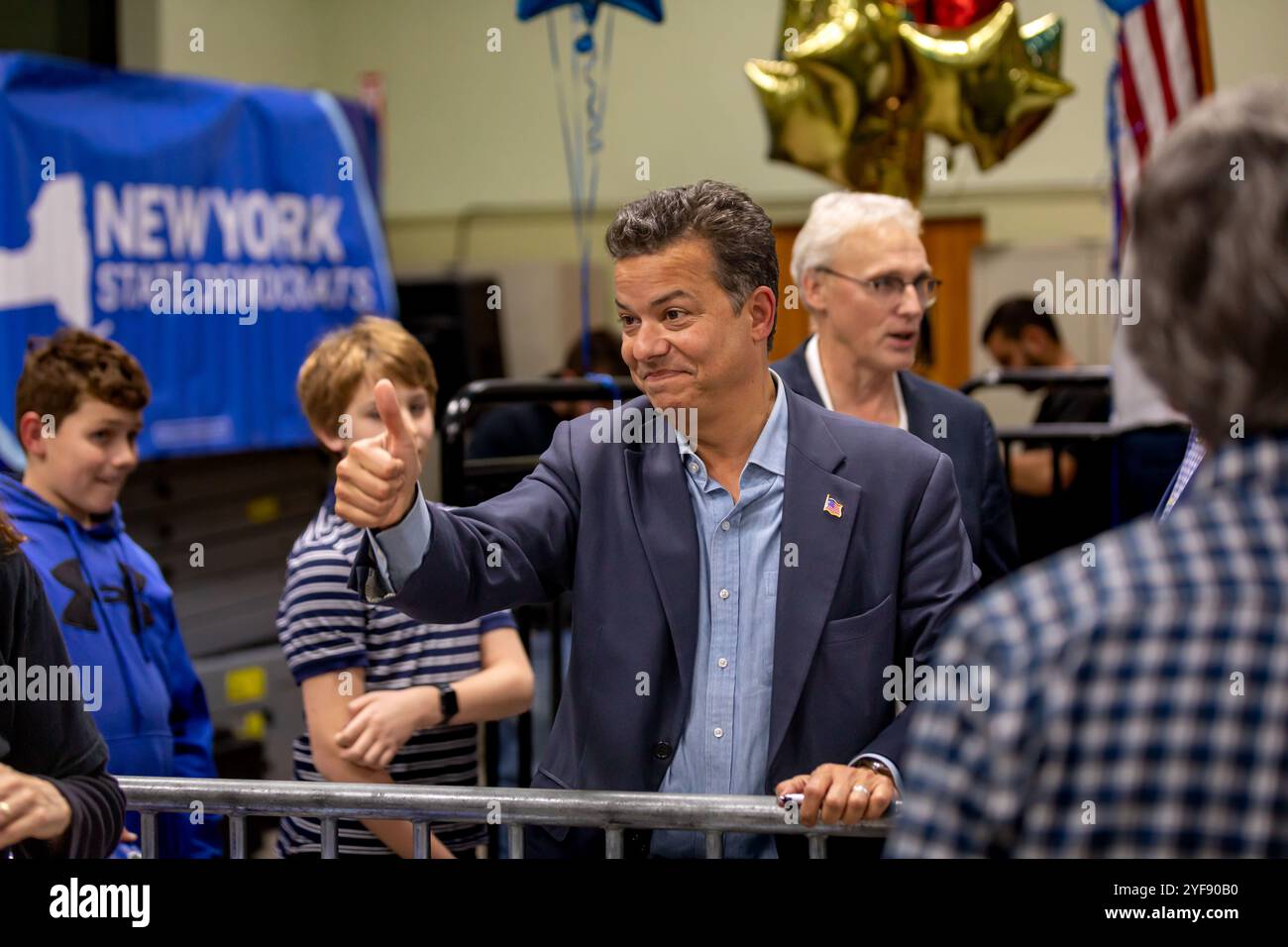 Melville, United States. 02nd Nov, 2024. Democratic candidate John ...