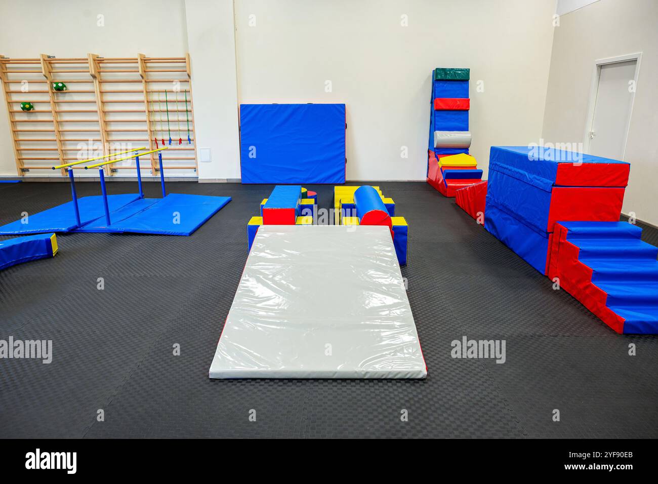 Gymnastics kids indoor hi-res stock photography and images - Alamy