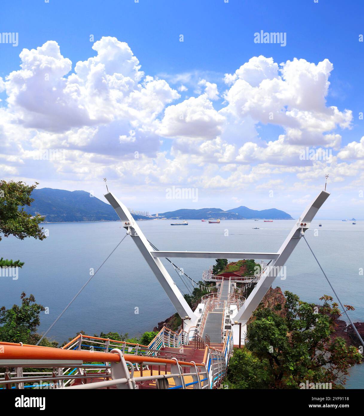 Songdo yonggung suspension bridge hi-res stock photography and images ...