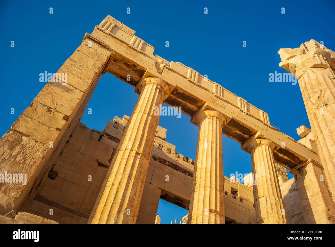acropolis temple in athens greece *** akropolis-tempel in athen ...