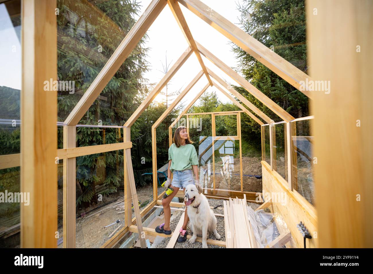 Female diy enthusiast hi-res stock photography and images - Alamy