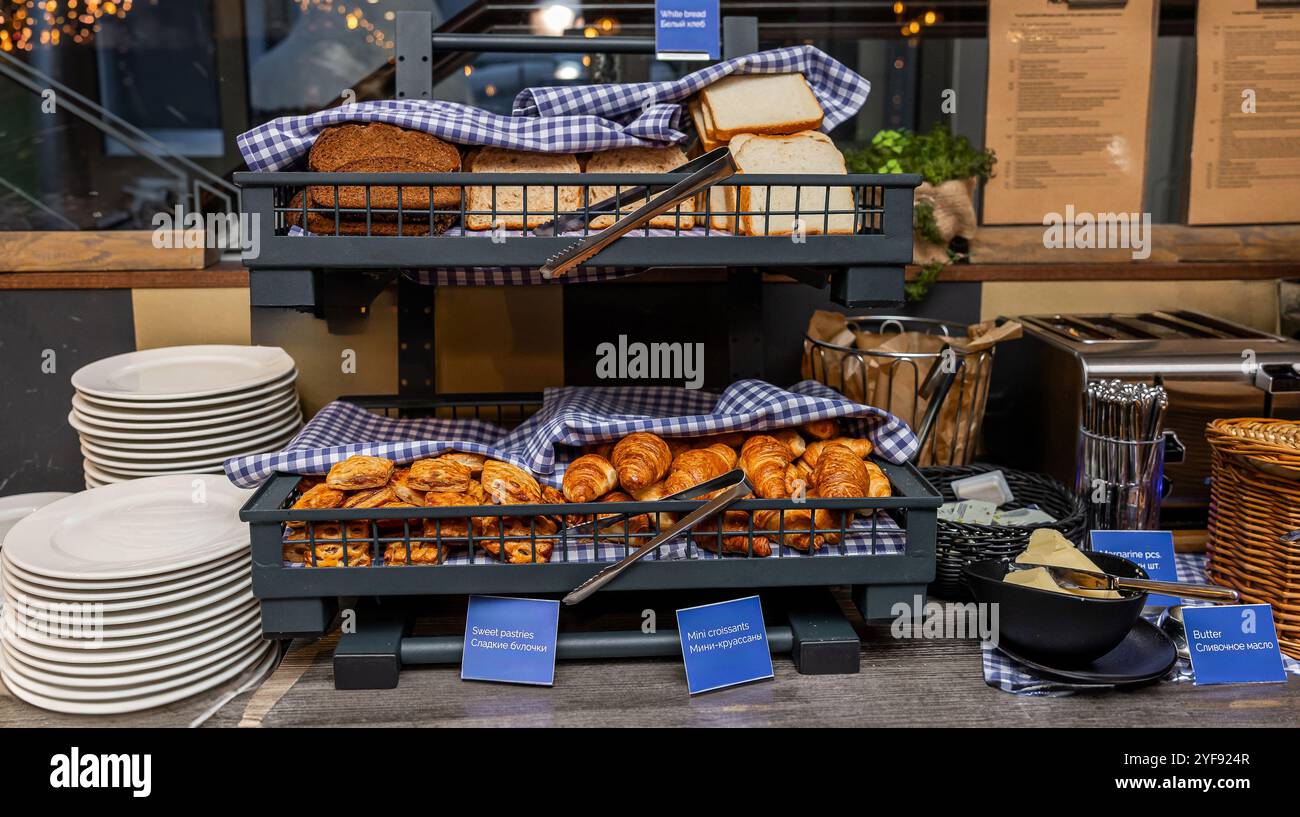 Baskets of pastries hi-res stock photography and images - Alamy