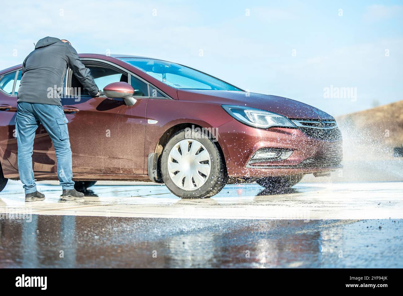 Dynamic handling hi-res stock photography and images - Alamy