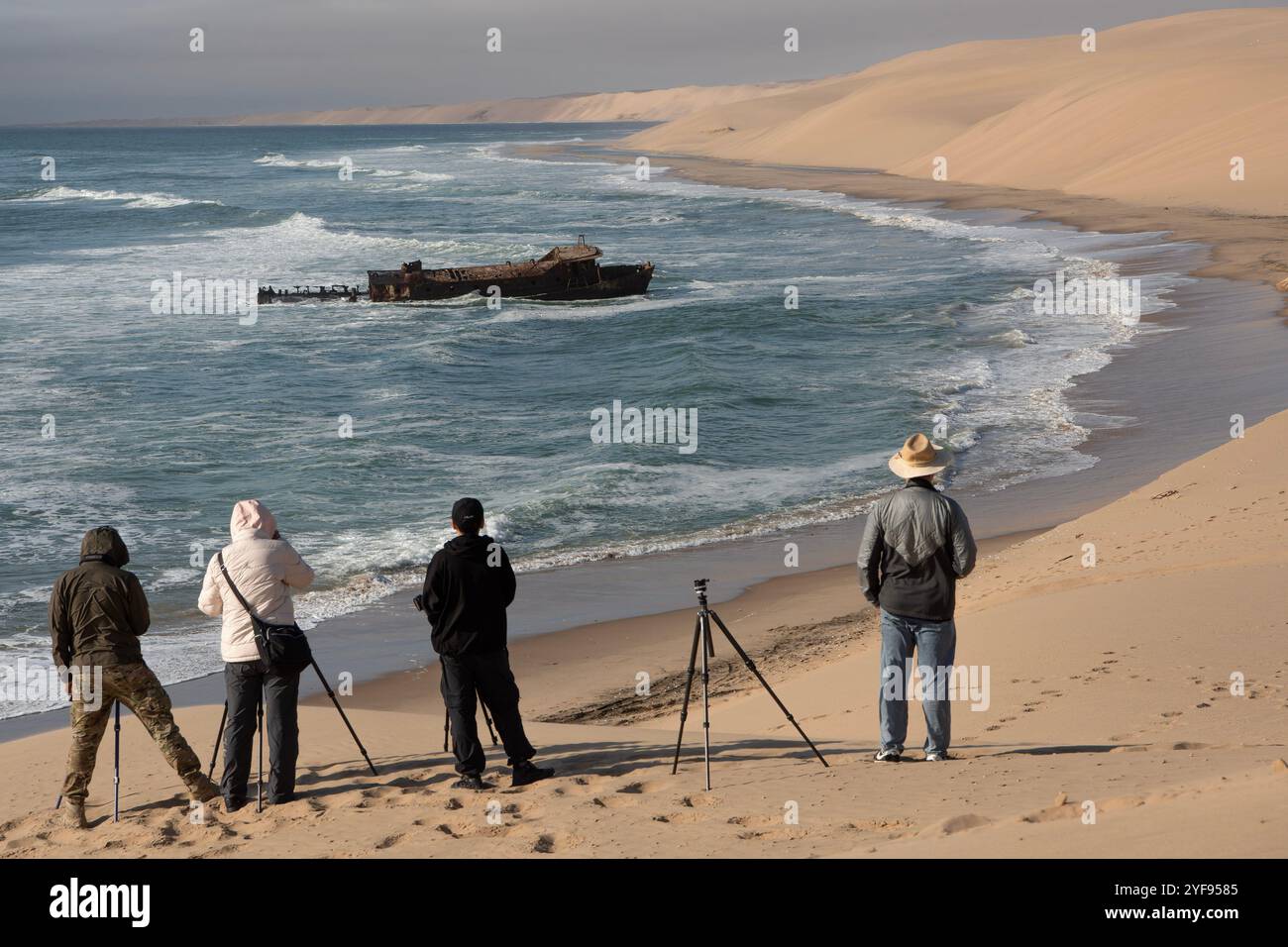 Windhoek. 2nd Nov, 2024. Tourists take photos of the Meob Bay at the ...