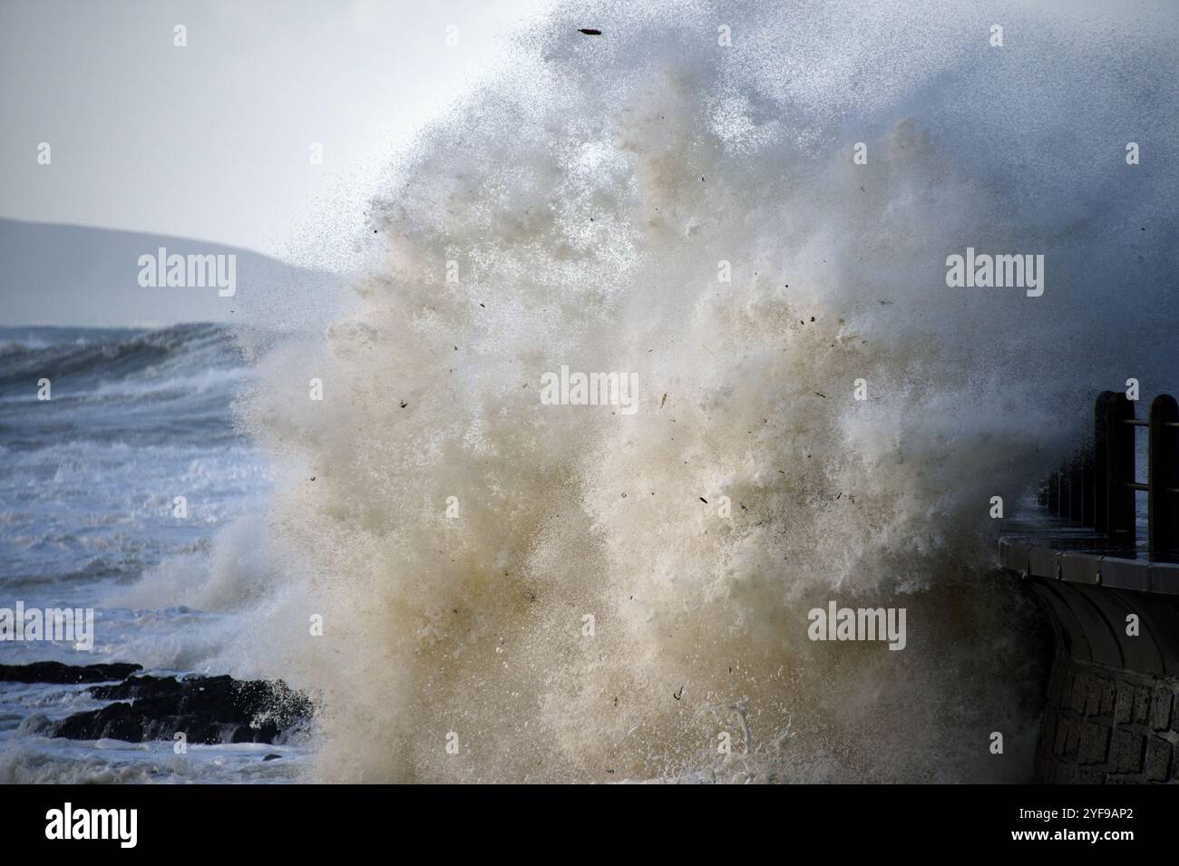 Wavespray hi-res stock photography and images - Alamy