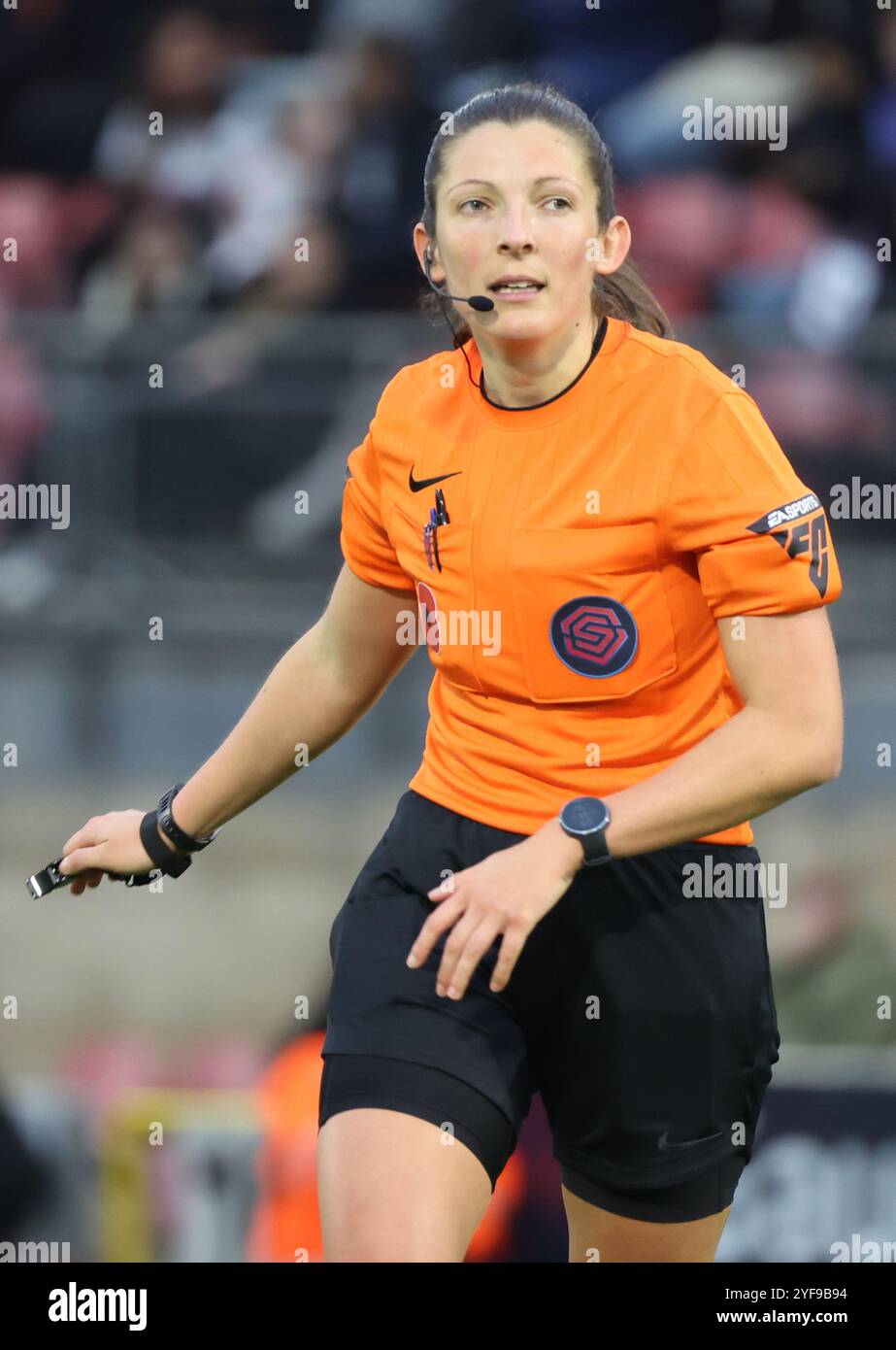 London, UK. 03rd Nov, 2024. LONDON, ENGLAND - Referee Melissa Burgin ...