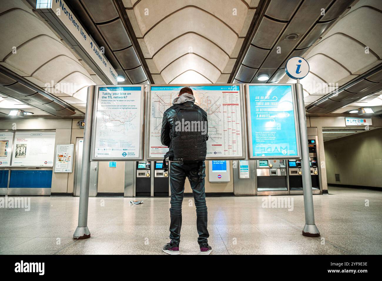 London tube subway map hi-res stock photography and images - Alamy