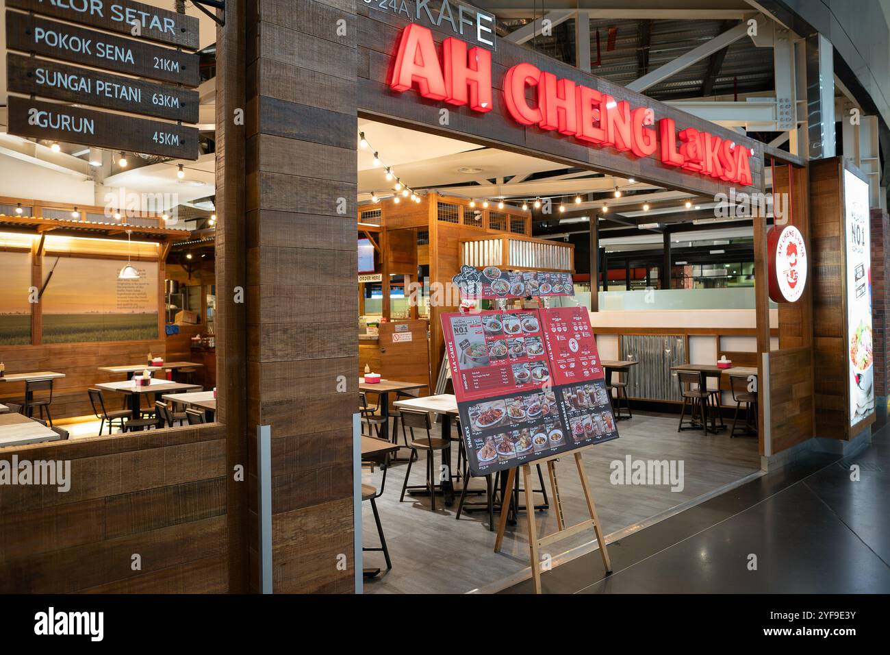 KUALA LUMPUR, MALAYSIA - MARCH 05, 2023: Ah Cheng Laksa at Gateway ...