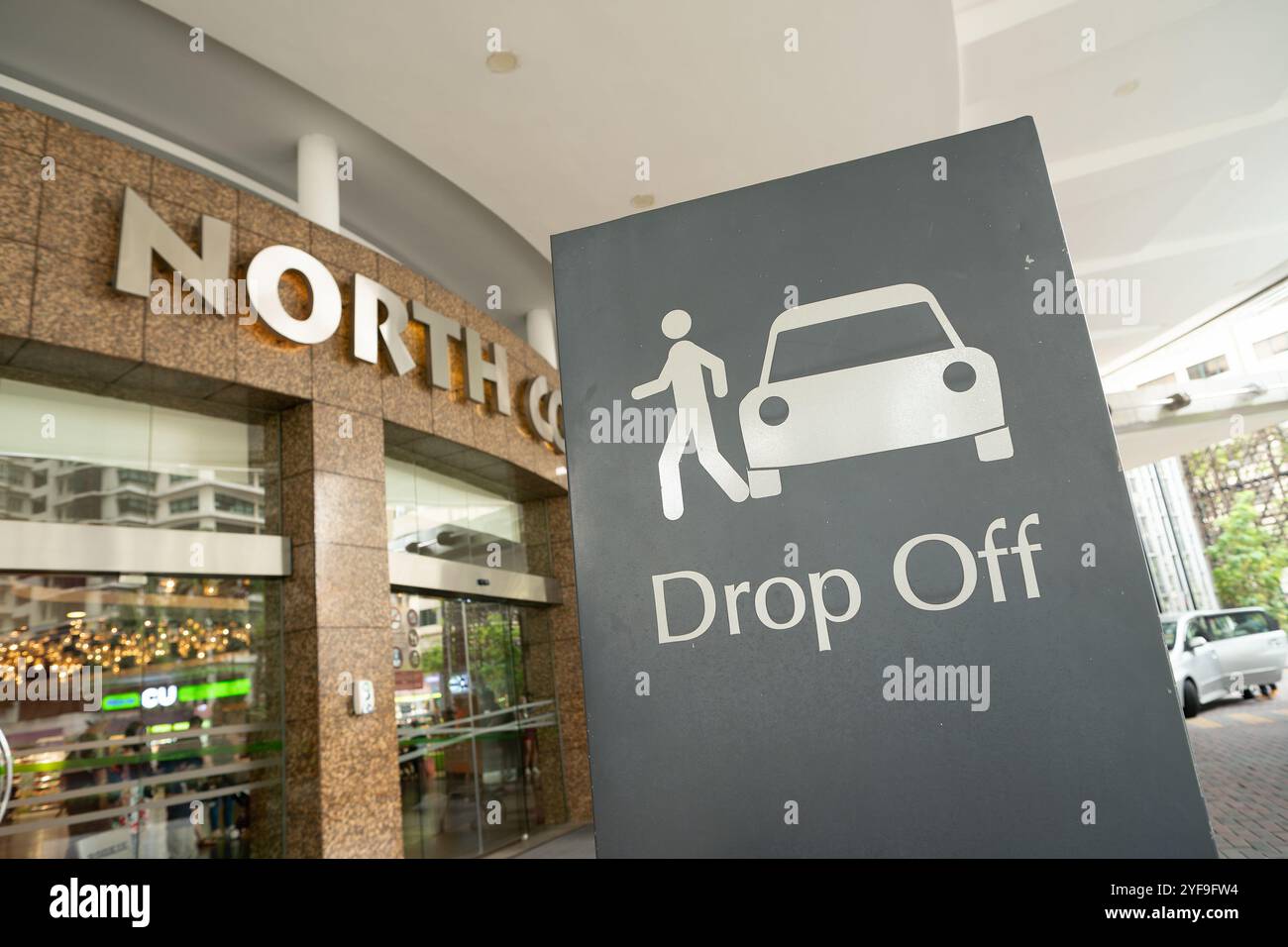 KUALA LUMPUR, MALAYSIA - MARCH 11, 2023: drop off point at Mid Valley ...