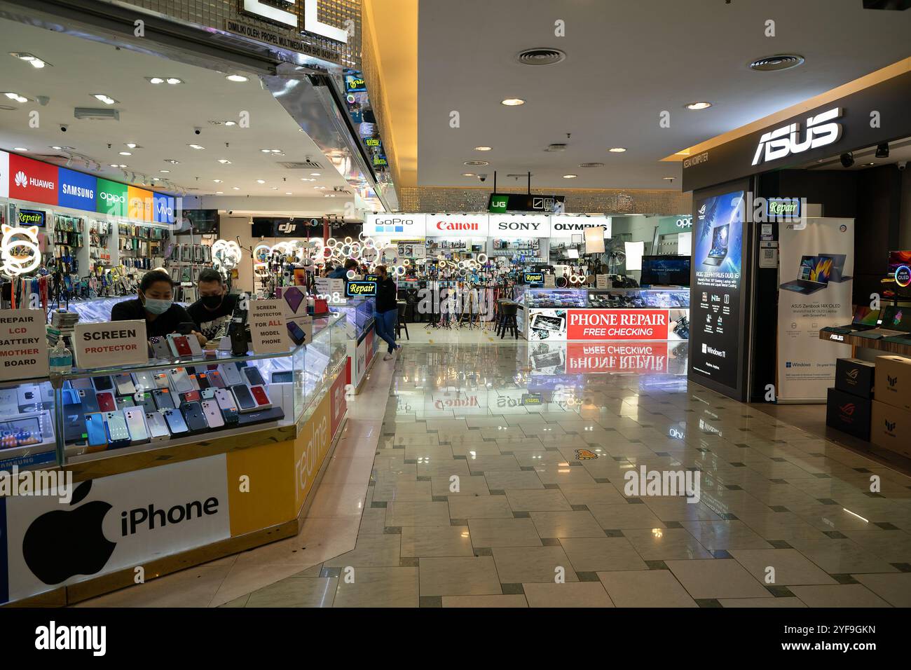 KUALA LUMPUR, MALAYSIA - MARCH 12, 2023: interior shot of Plaza Low Yat ...