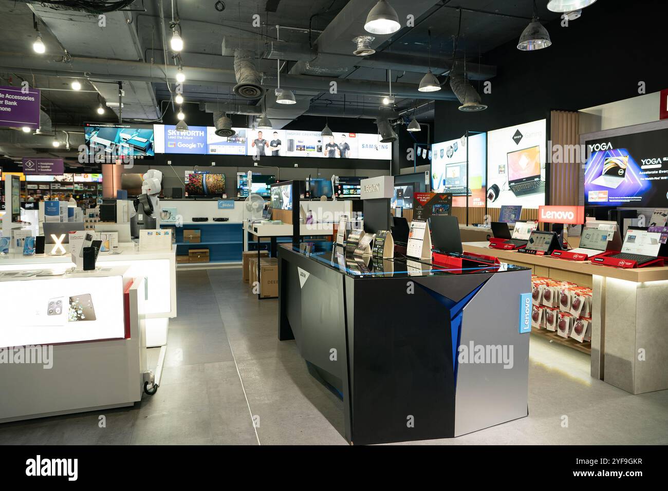 Interior low yat plaza hi-res stock photography and images - Alamy